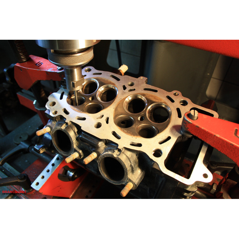 copy of Préparation Culasse Bi-cylindres 4Temps 8Valves Marque Moto ...